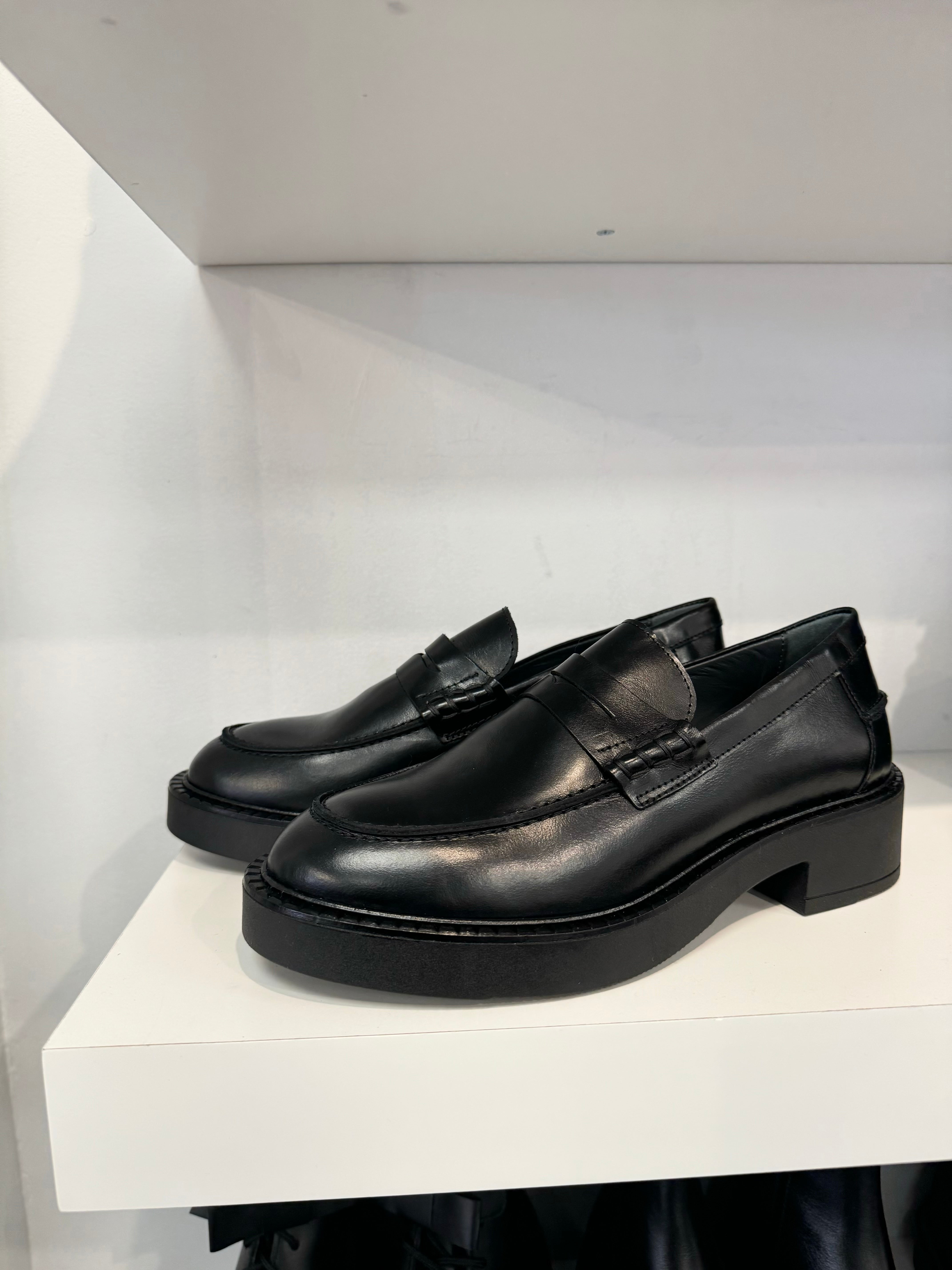 Browse Girls – Hal Shoes New Jersey